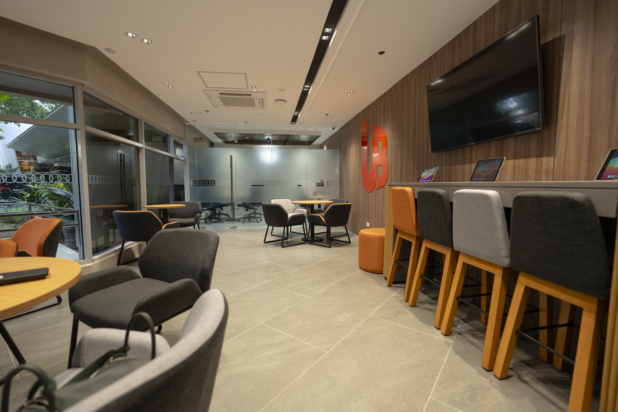 UnionBank Unveils a New Branch at the Aboitiz Corporate Center in Cebu ...